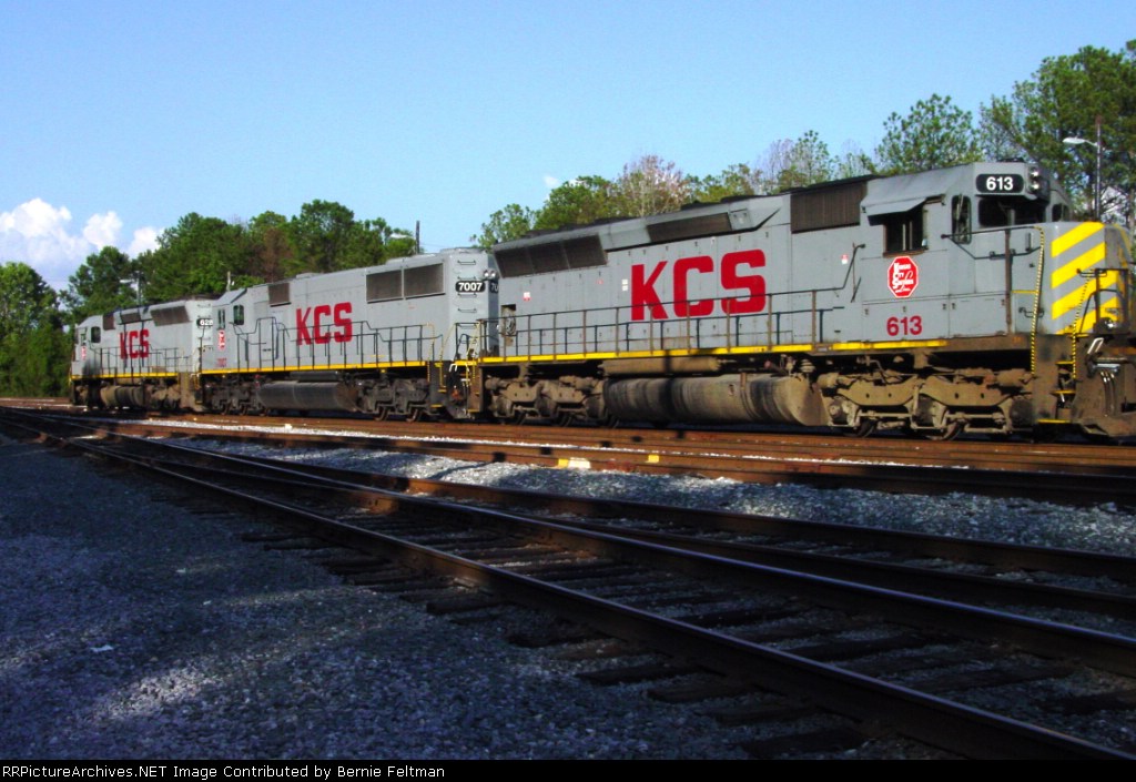 KCS 613 (SD40-3) waiting for a crew in W of A Chester Yard